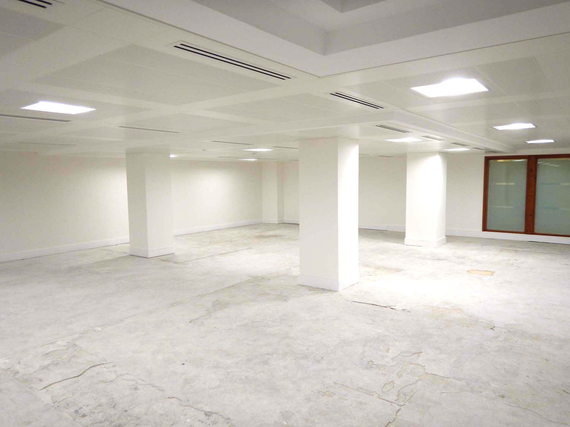 Suspended ceilings in Commercial Warehouse - Dryline